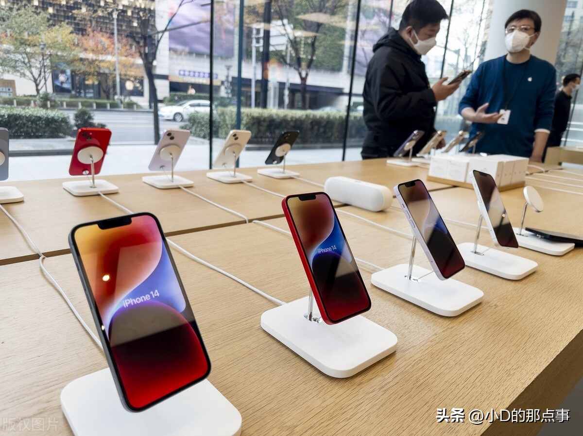 The Younger Generation: Apple's Core Customers and iPhone Loyal Fans ...