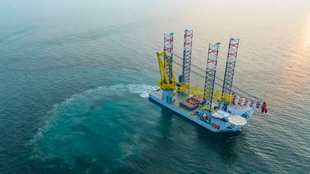 The world's first!The fourth-generation jack-up wind power installation ...