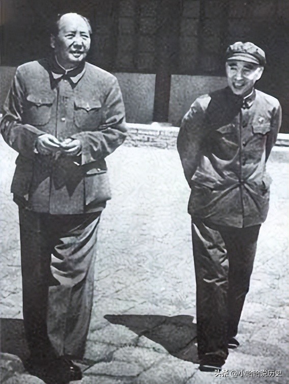 Lin Biao was used to seeing wars, but watching war movies, his hands ...