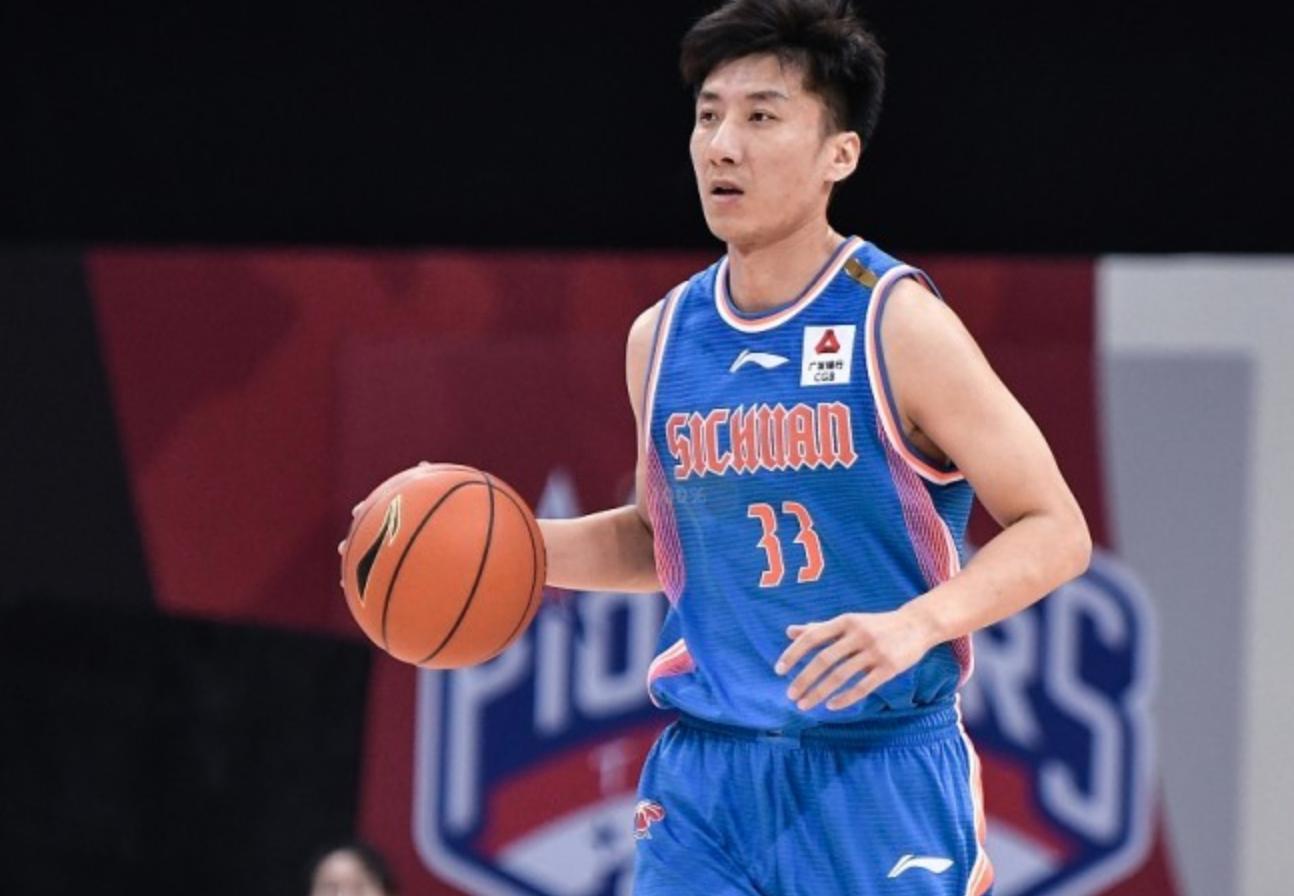 With no one available in the backcourt, Han Shuo missed the Sichuan ...