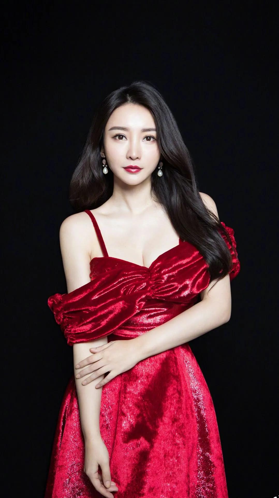 Liu Yan was born on November 8, 1980 in Hengyang, Hunan Province.star ...
