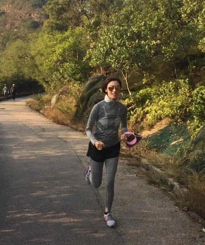 Li Jiaxin is known as "the most beautiful Hong Kong sister". Now, in ...