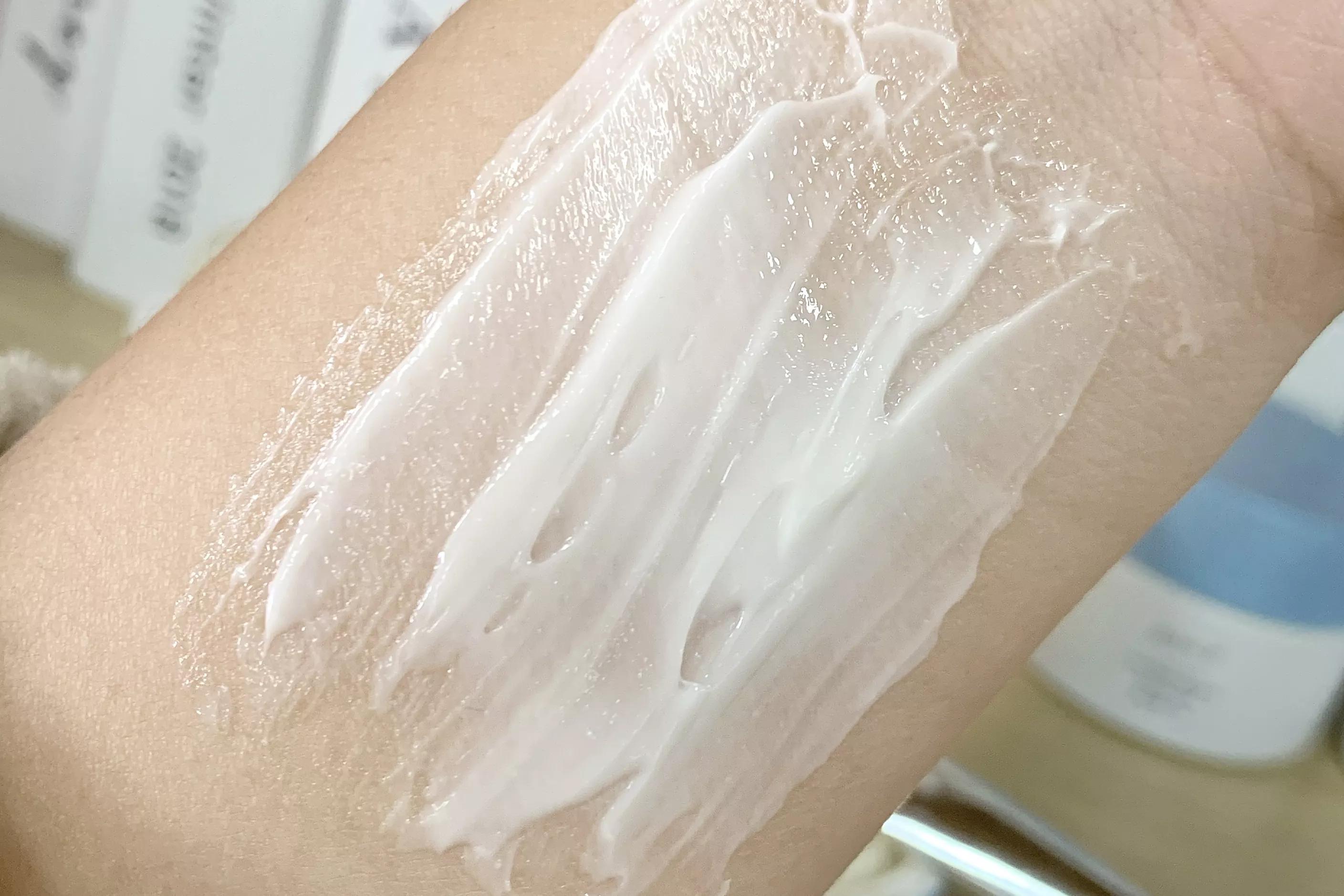 I want to stock 1,000 cans of these three creams!Faint fine lines ...