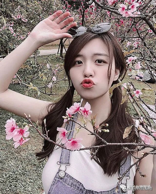 "Ins Beauty" has a super good figure and long legs and cute beauties ...