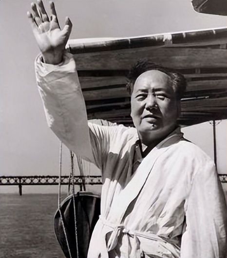 The publication of "Qinyuanchun Snow" caused a sensation in Chongqing ...