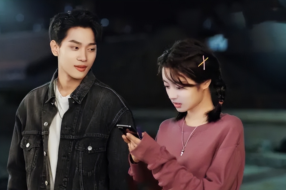 "Aiming for Your Future", e-sports theme, e-sports god Xiao Yichuan chases after the heroine ...