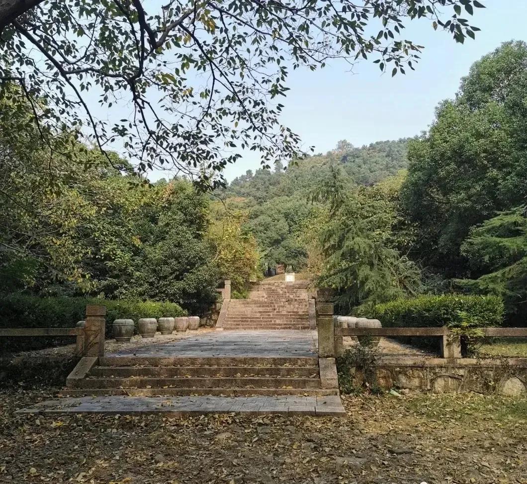 Recalling the tomb of Han Shizhong, a famous anti-gold general at the ...