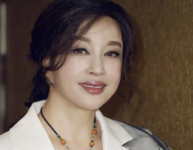 Jiang Wen married a junior sister who was 15 years younger, and the ...