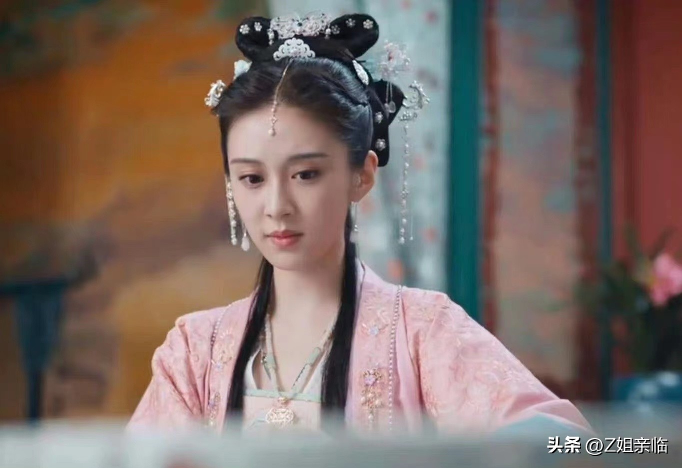 They also played "Du Bingyan", and compared Xiao Li Lin and Bai Bingke ...