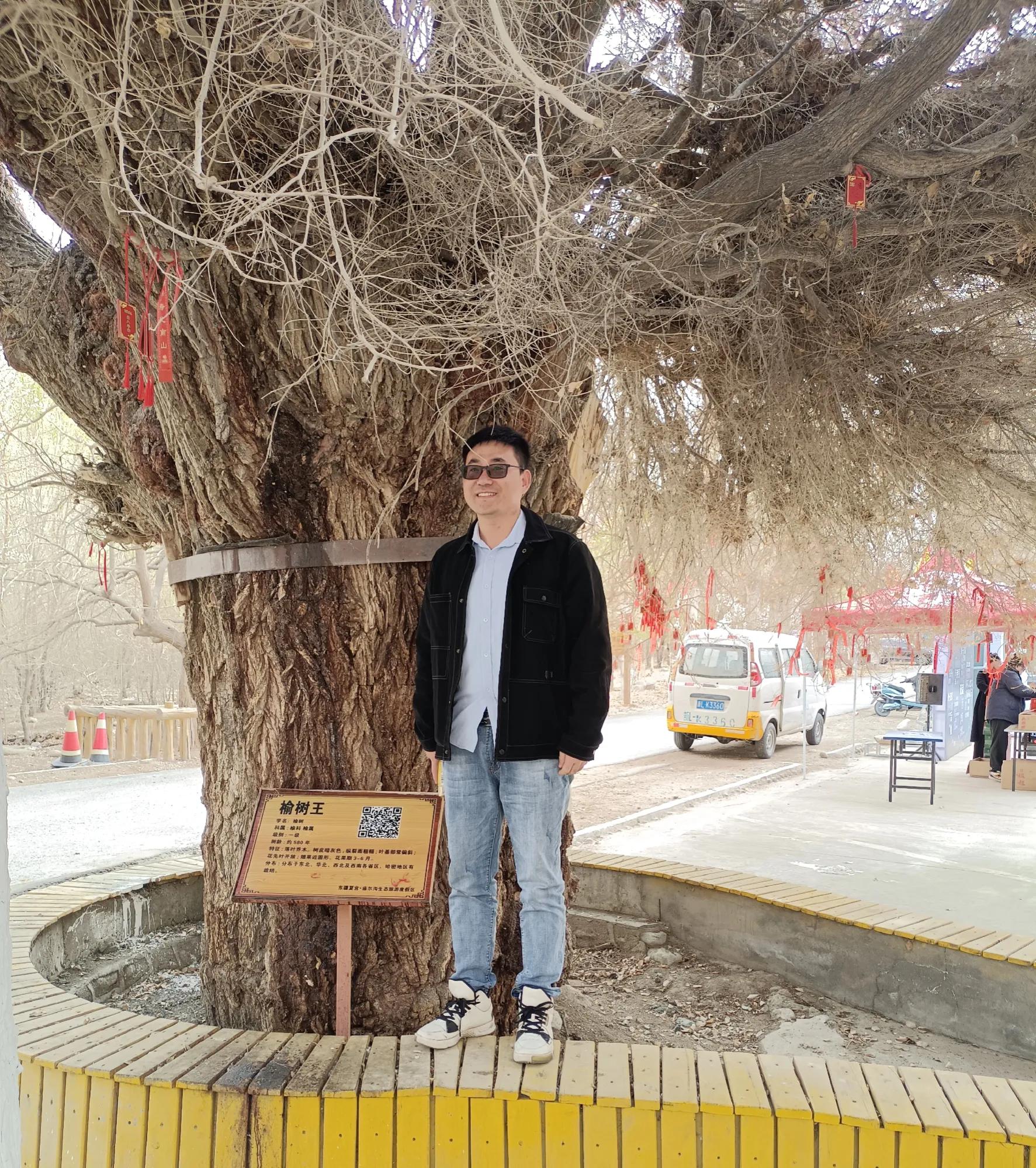 Hami in my eyes, there are thousand-year-old monuments and hundreds ...