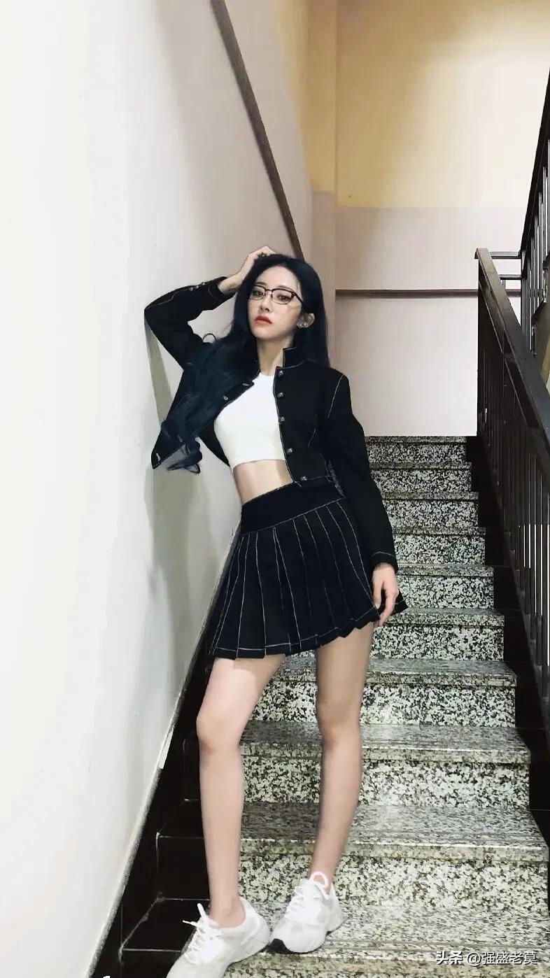 Yu Yan stunning photo - iNEWS