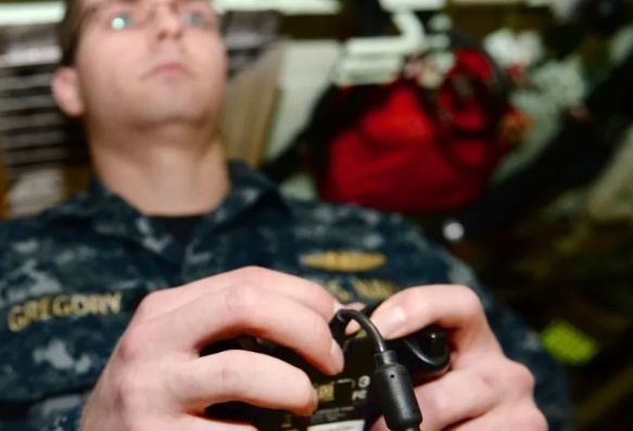 The Titan is controlled by a video game controller? Foreign media ...