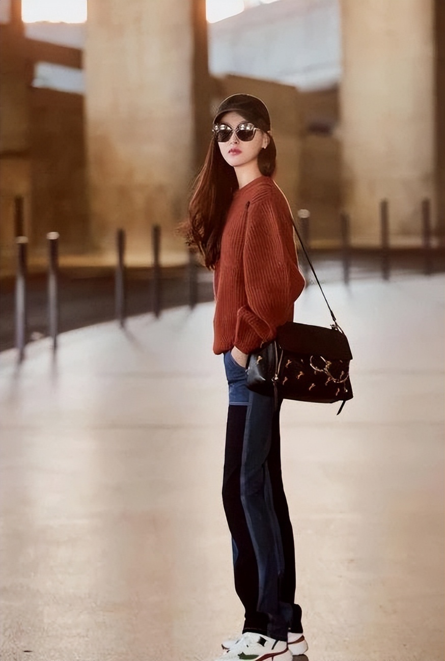 Hao Lei, who weighs 120 pounds, and Tang Yan, who weighs 86 pounds ...