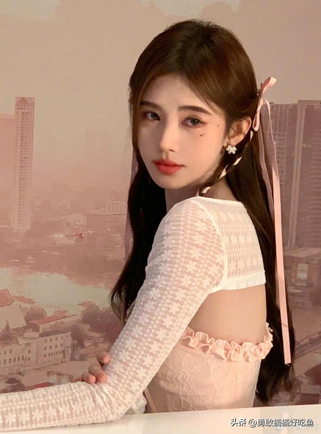 Ju Jingyi Zhou Ye - iNEWS