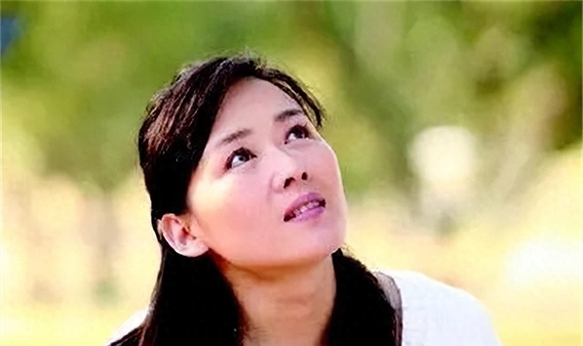 Li Lin: She got divorced after being slapped by her ex-husband, a ...