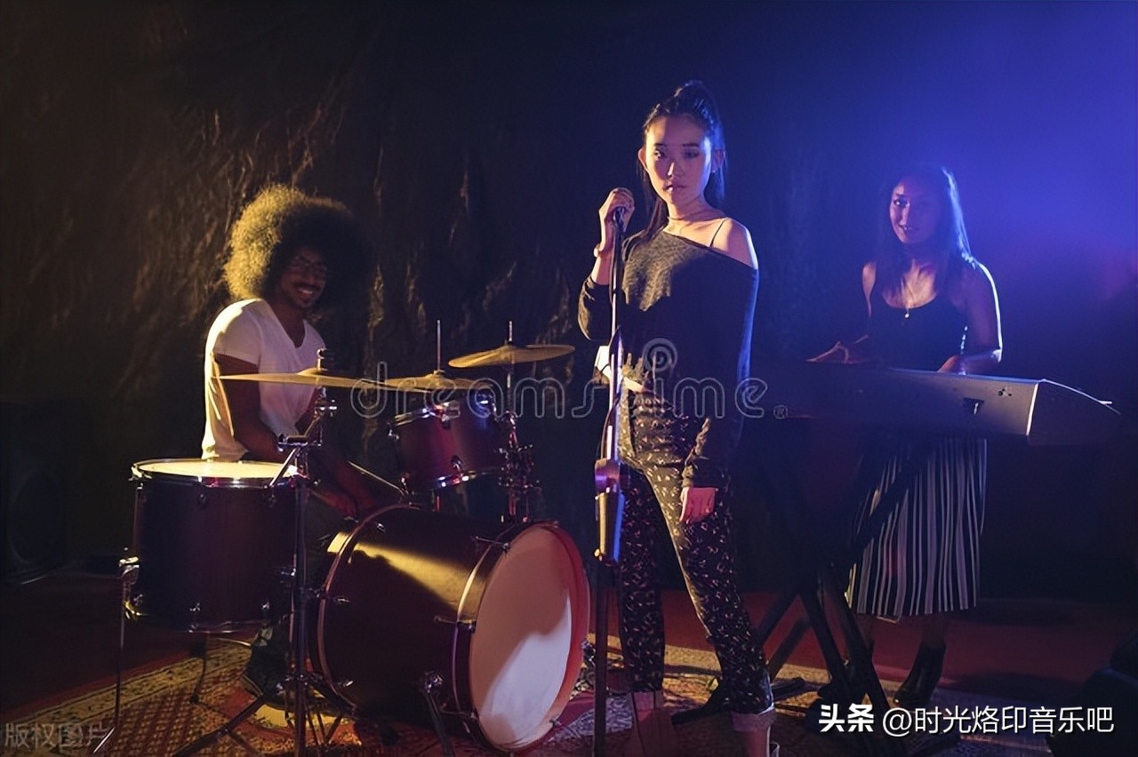 What is the difference between a singer today and an internet celebrity ...