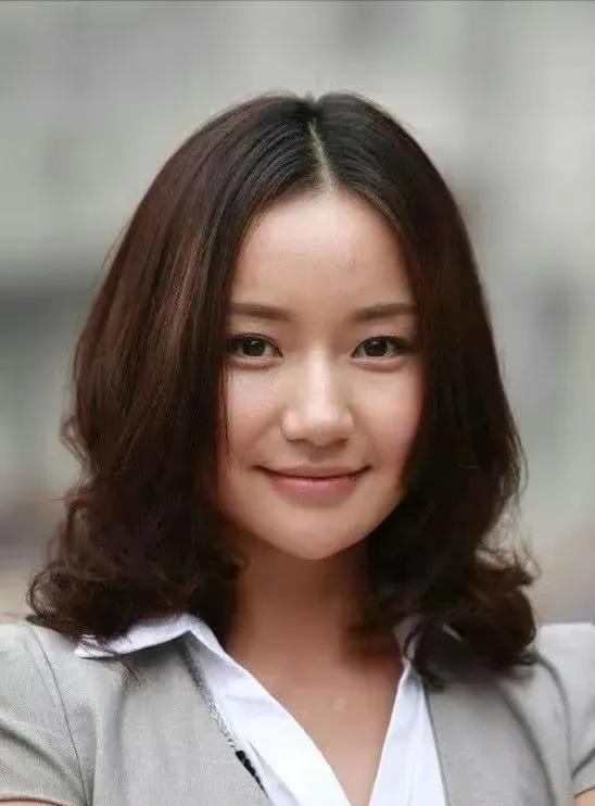 A variety of styles, full of charm Han Yuqin wallpaper - iNEWS