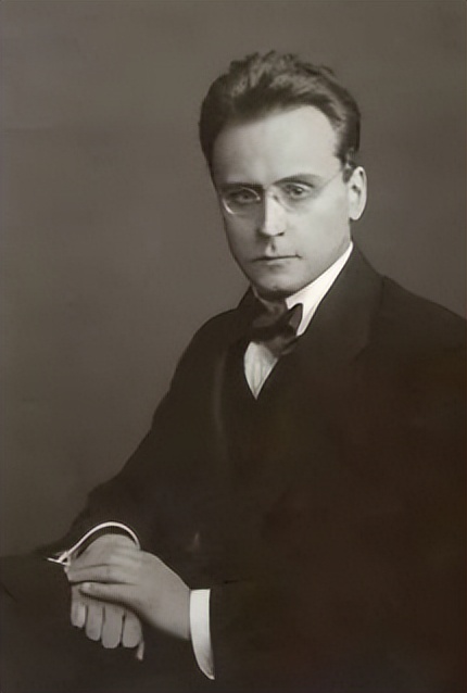 An introduction to Anton von Webern's major works and his influence on ...