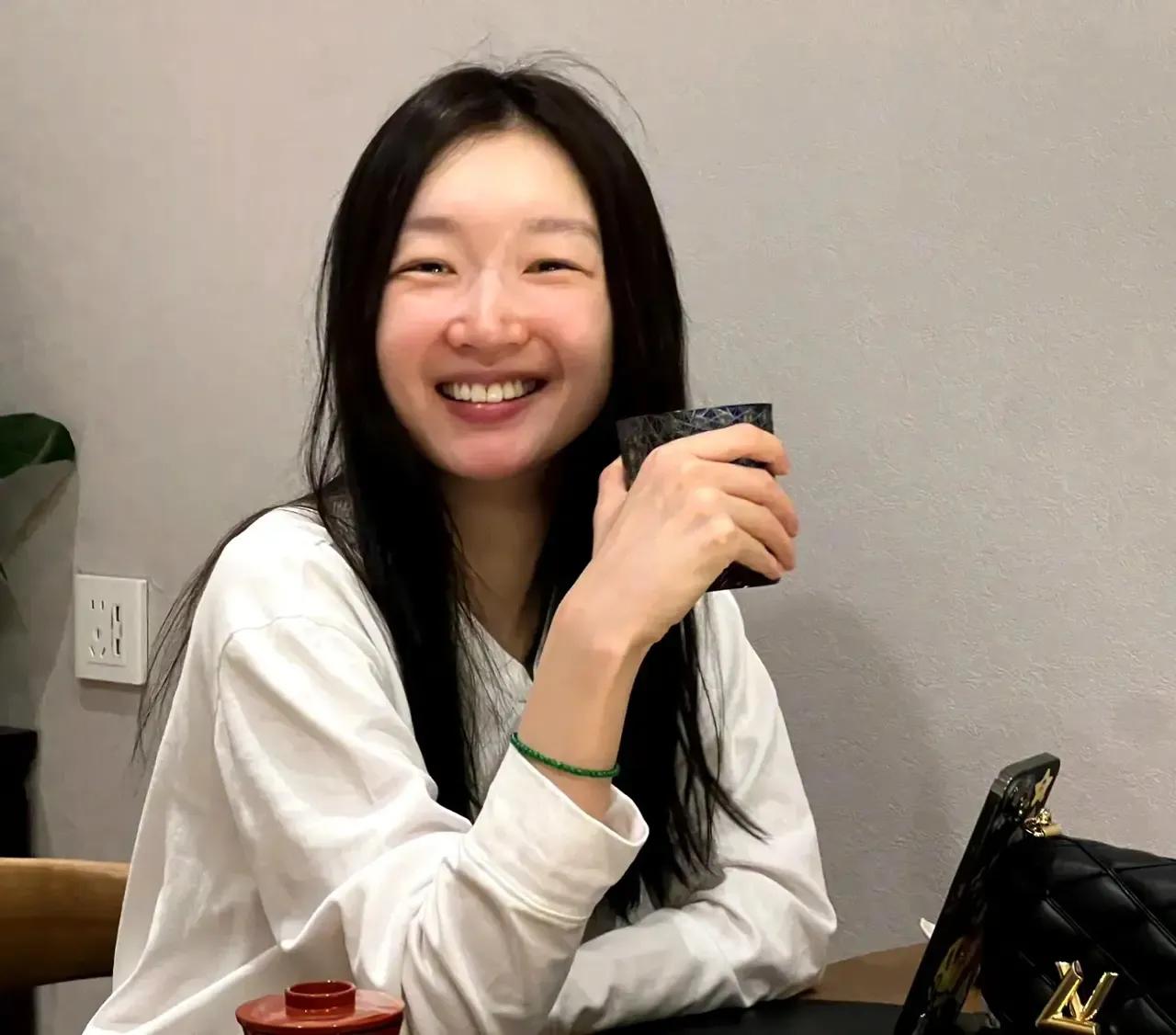 Don't let go of the hot summer, Zhou Dongyu's unique skills to avoid ...