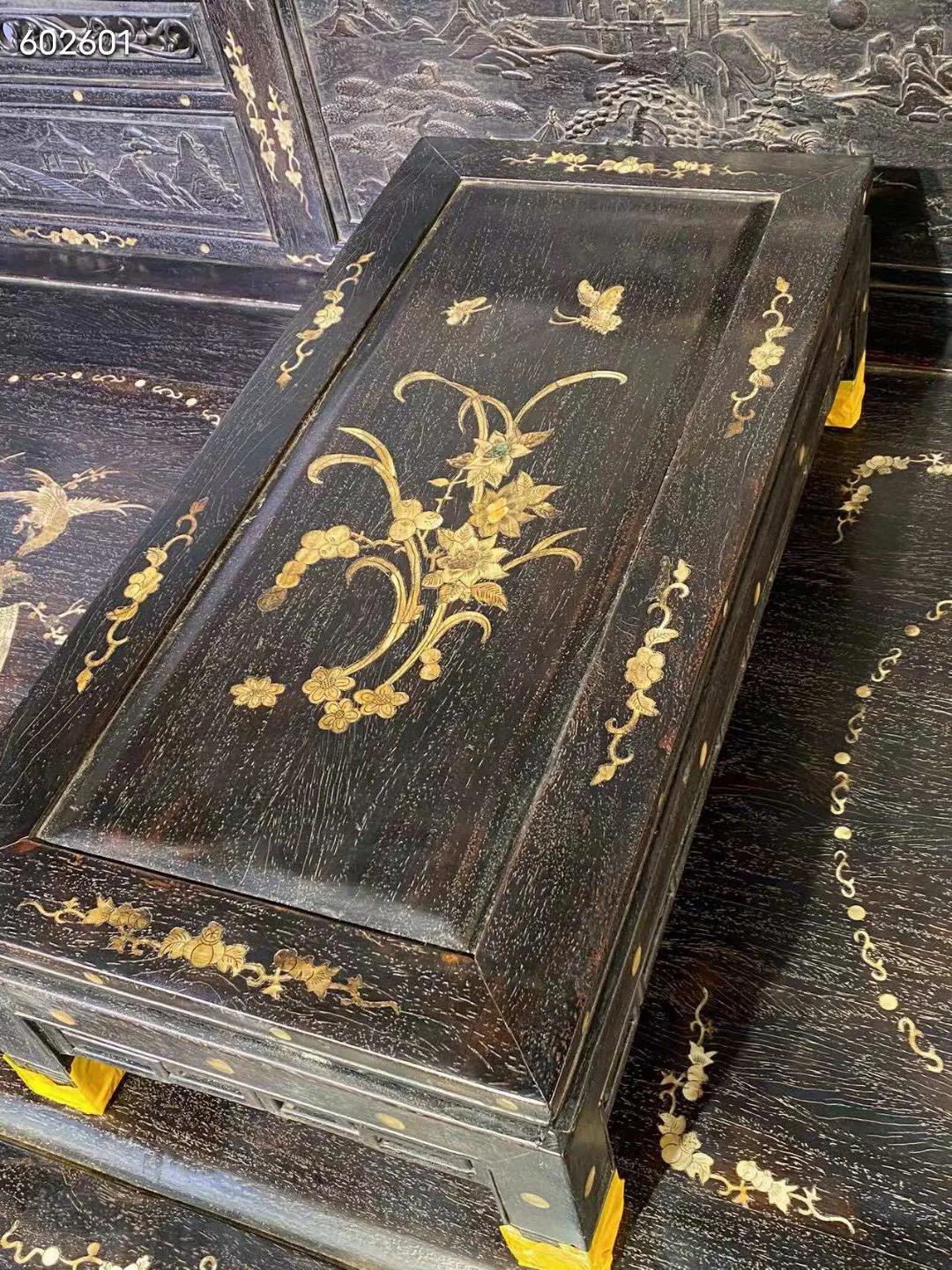 Old Tibetan lobular red sandalwood Arhat bed - iNEWS