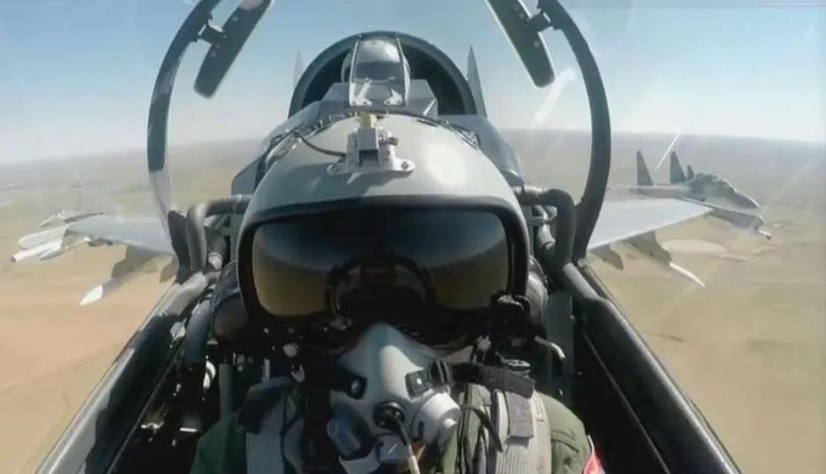 Pakistan "showed off" the J-10CE and admitted that it was stronger than ...