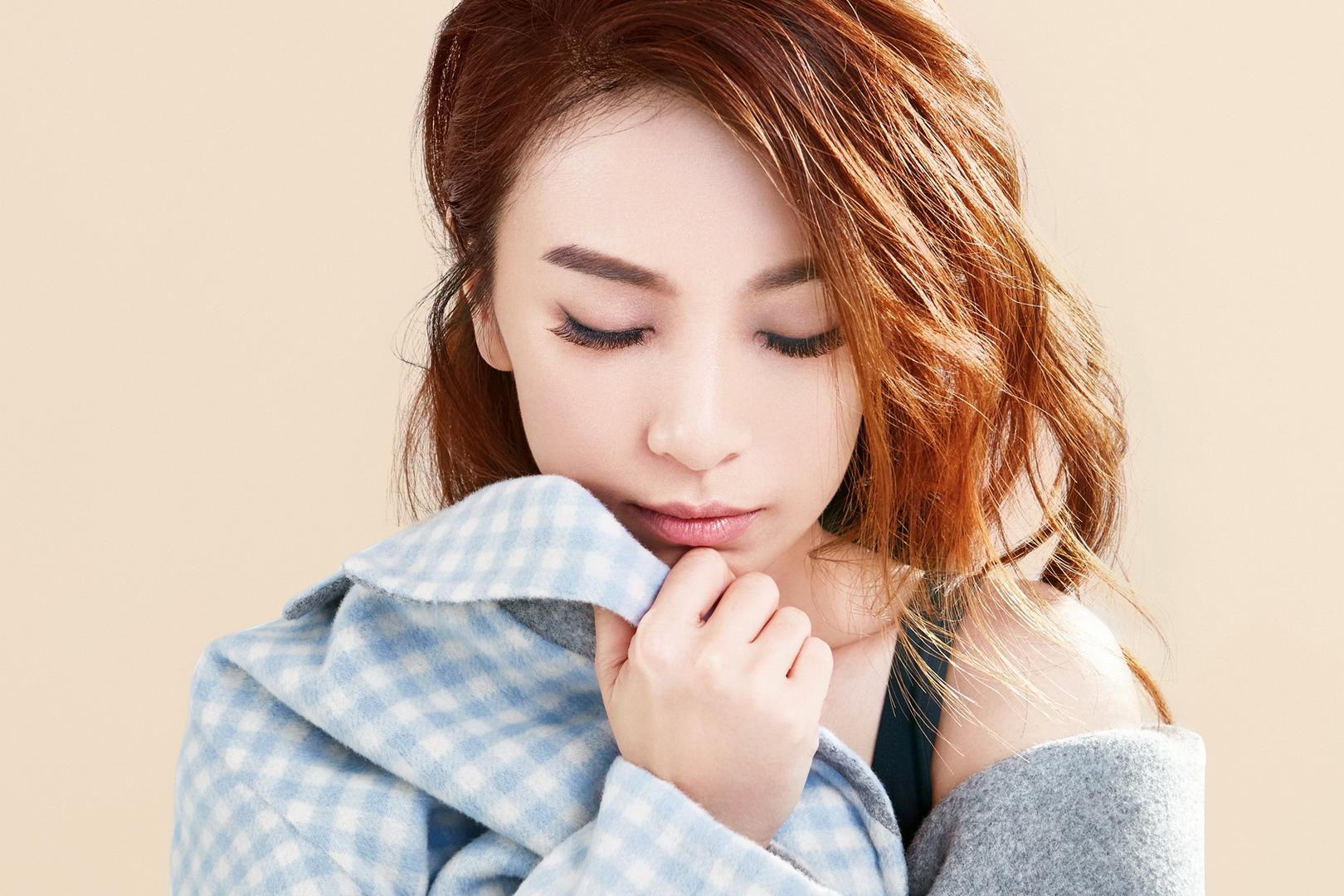 Hebe Tien is sultry again, wearing a pink dress to look tender, the girly feeling is really ...