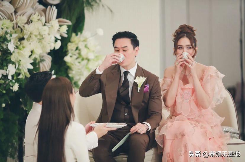 Pat got married into a wealthy family as he wished, and became sister-in-law with Chompoo - iNEWS