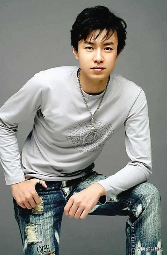 Zhu Tie: He became famous with "Golden Fen Family", accompanied his ...