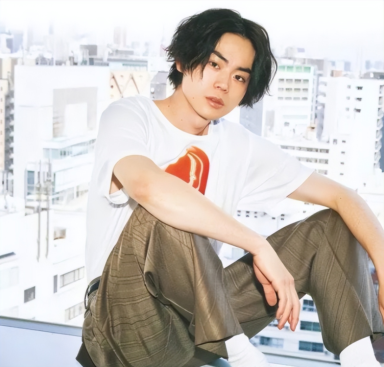 Kenshi Yonezu: He is a genius and autistic, a Japanese god-level singer ...