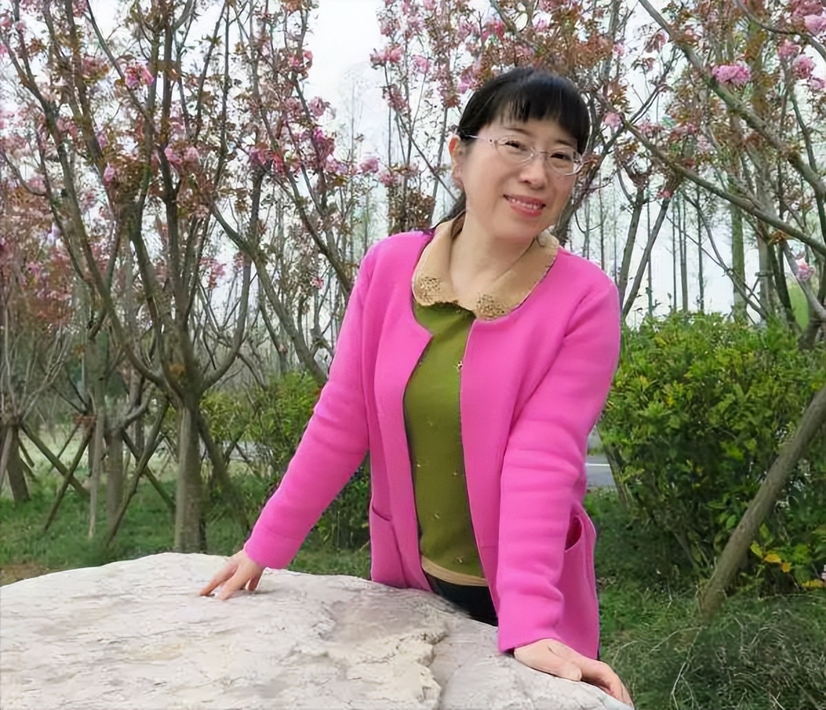 Selected Poems of Luo Yuling (Five Poems) - iNEWS