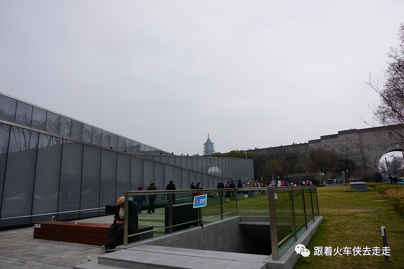 Nanjing Ming City Wall - Zhonghua Gate to Jiqing Gate (Part 1) - iNEWS