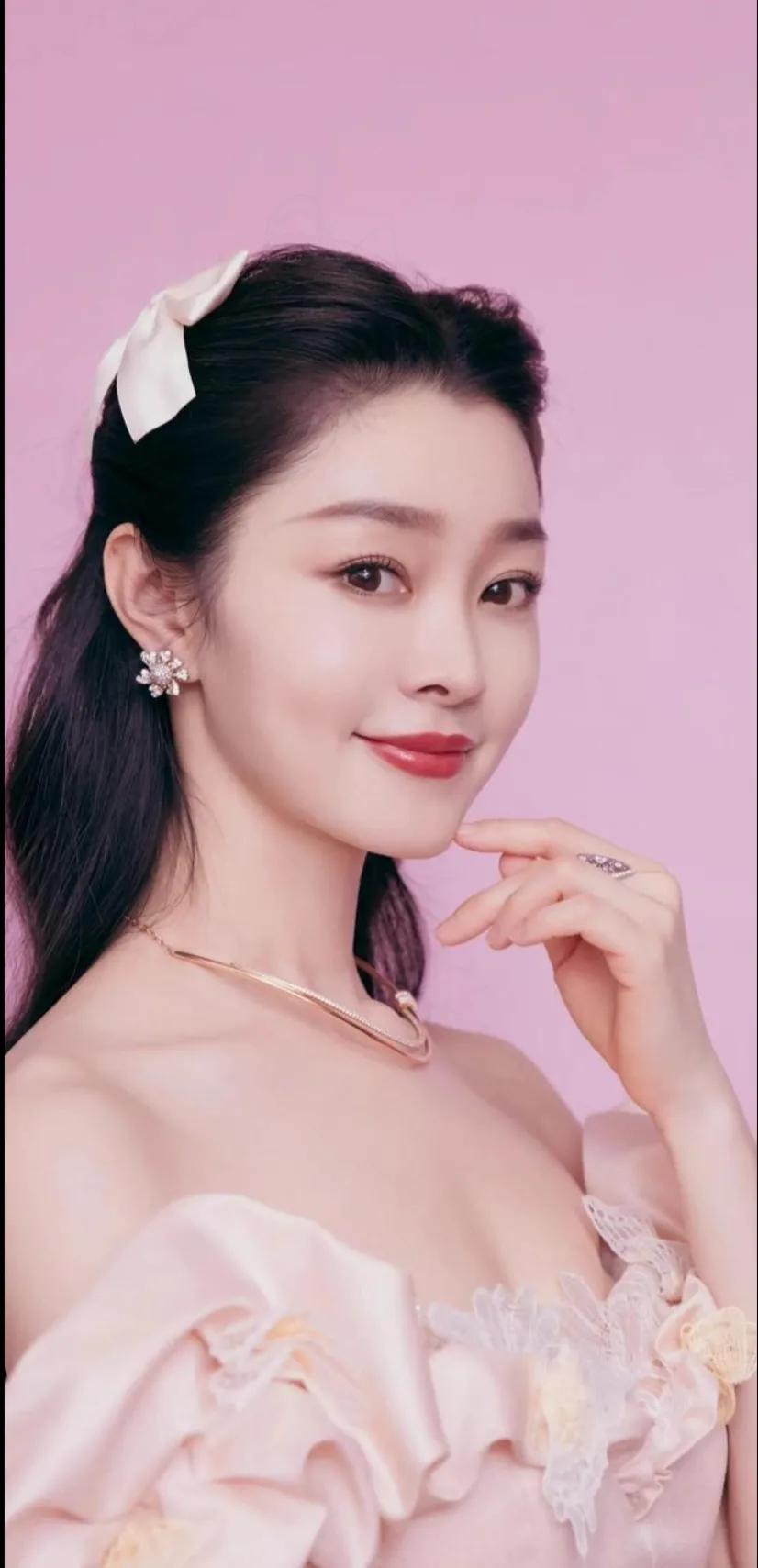 Sexy, charming and compelling Song Yi photo - iMedia