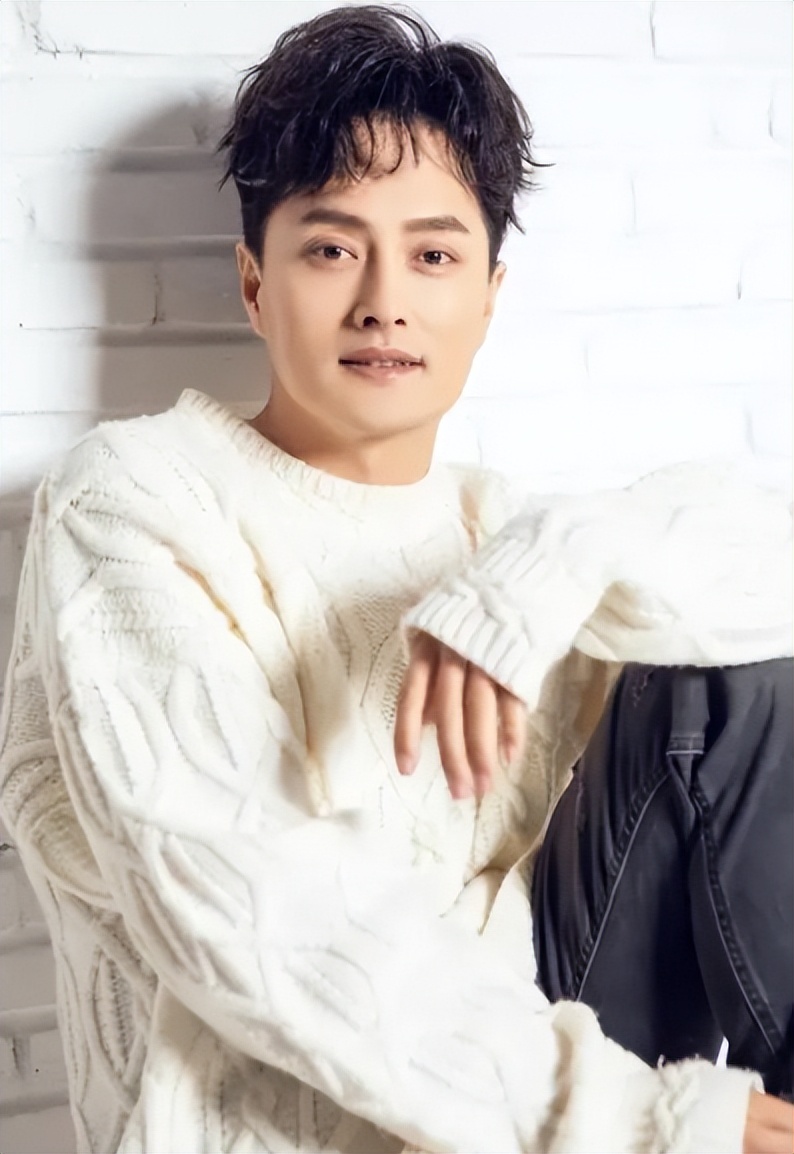 Grassroots singer Yunfei finally paid the price for "abandoning his ...