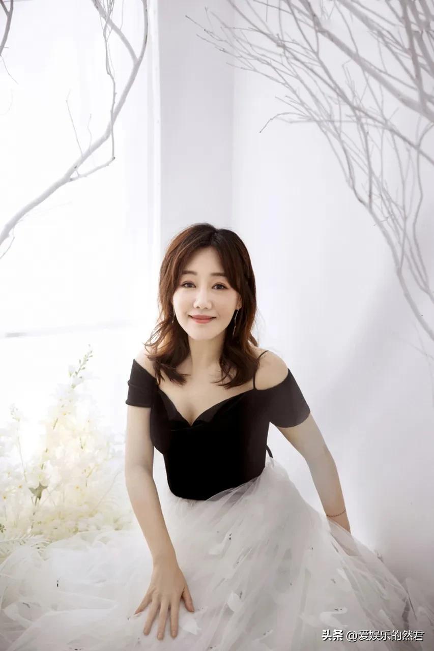 The gentle and quiet Xue Jianing is still the same as her debut, her ...
