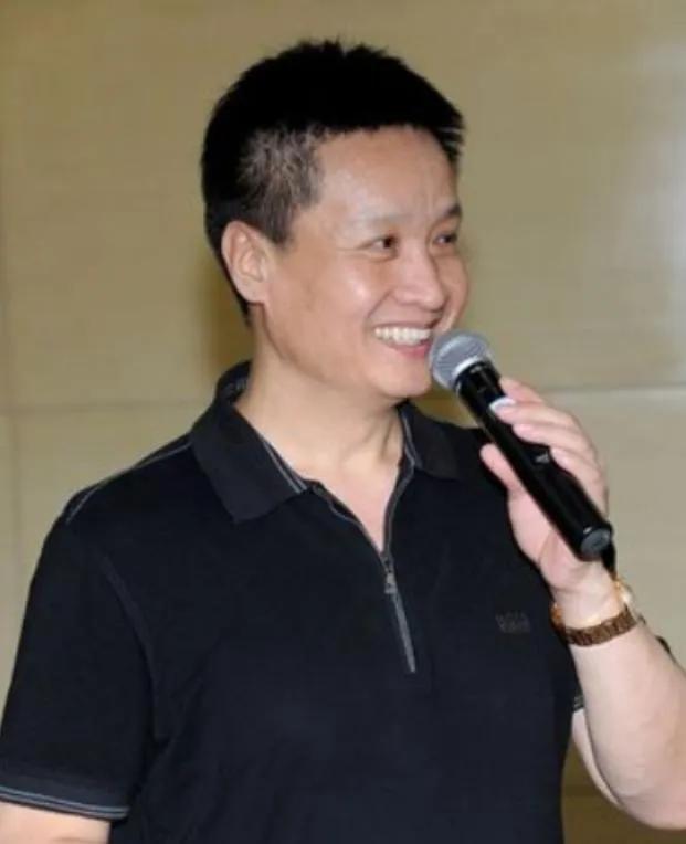 Yan Weiwen: Marrying first love Liu Weixing, and fighting cancer with ...