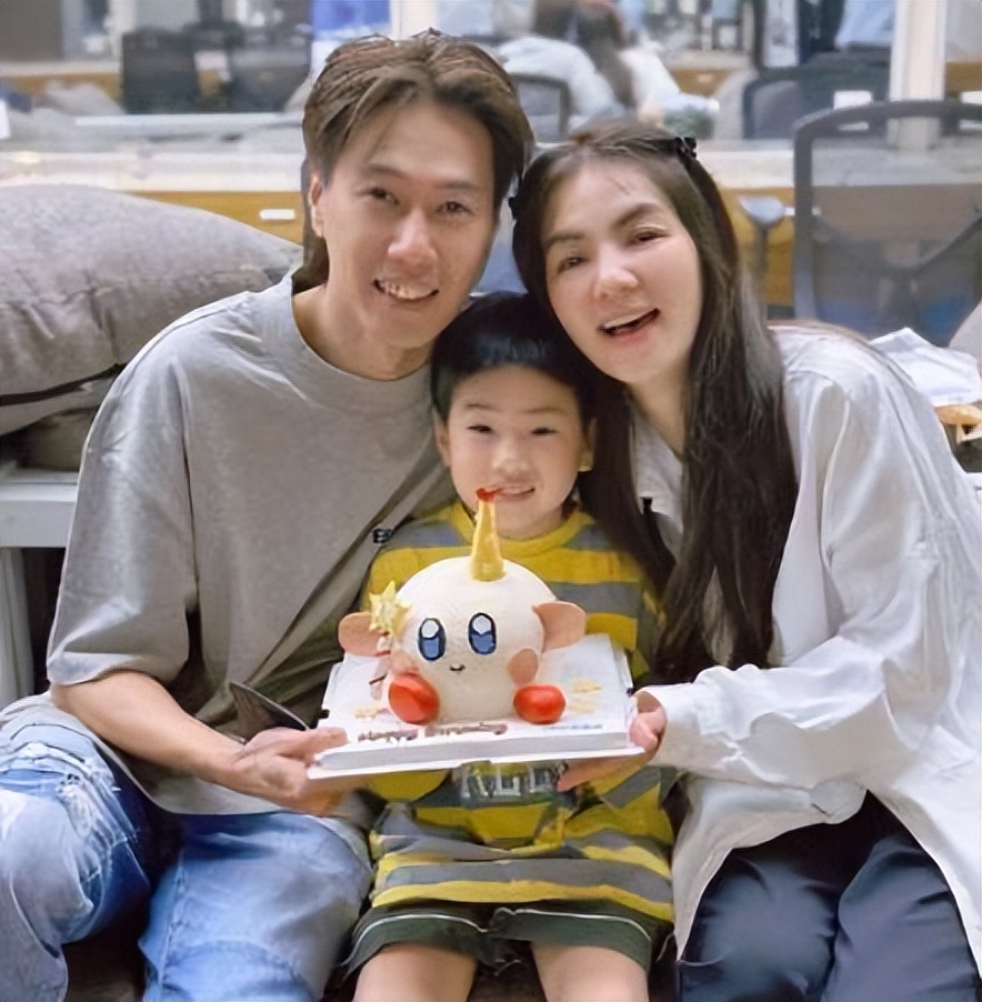 Ella revealed that she had been violated twice: the other party hugged ...