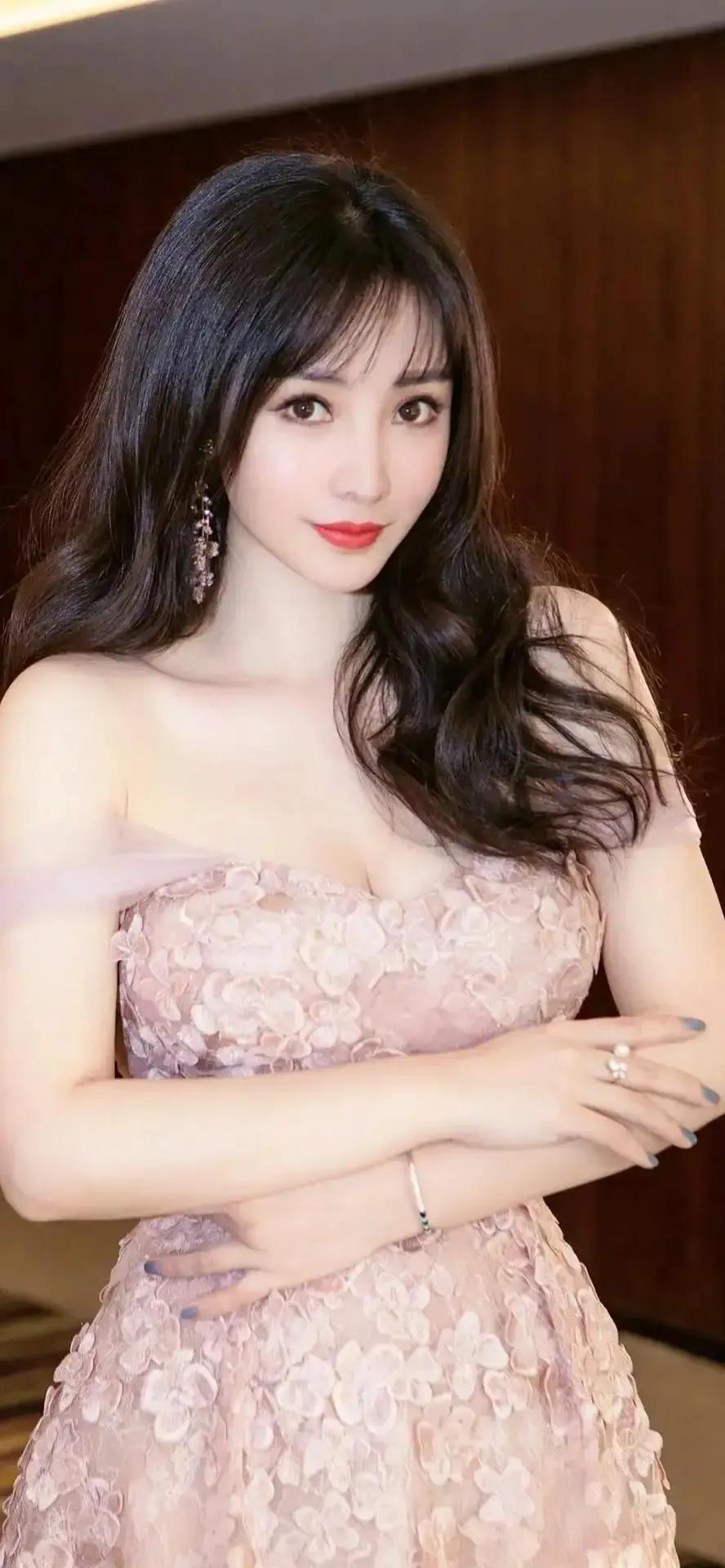 Charming Liu Yan and Zhang Jiani - iMedia