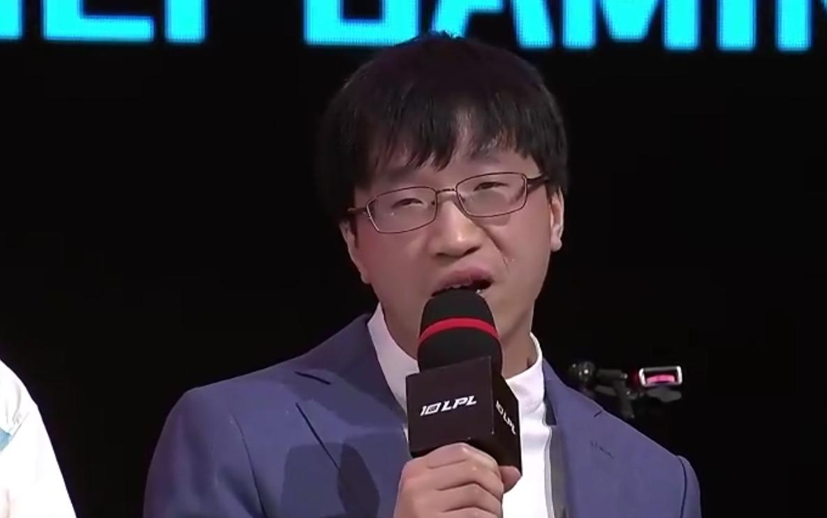 The smell of gunpowder is full! Tabe wants zero seals from JDG, saying that Homme is not worthy ...