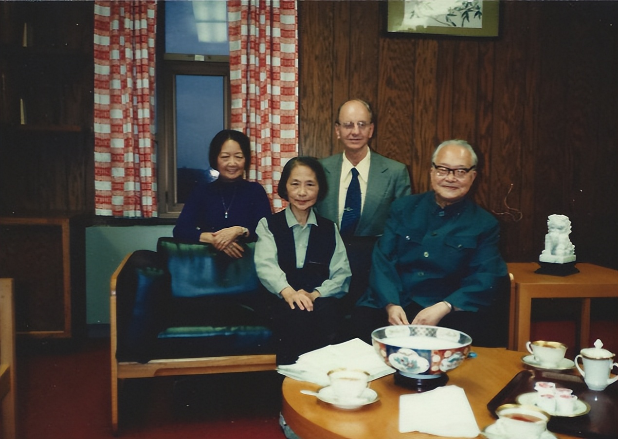 Shen Congwen, who cleaned the women's toilet during the "Cultural ...