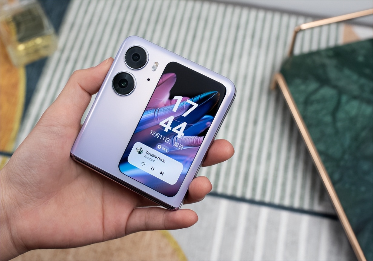 The large external screen conquers many netizens, and Find N2 Flip ...