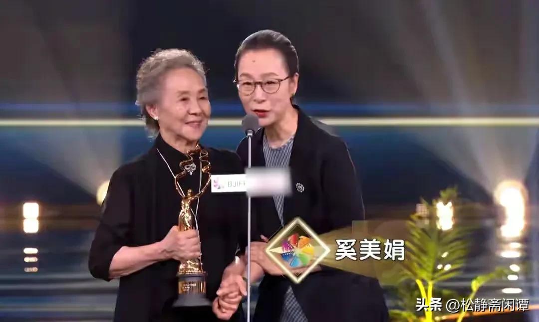 See how the 84-year-old Wu Yanshu for the best actress in this year's Tiantan Awards succeeded ...