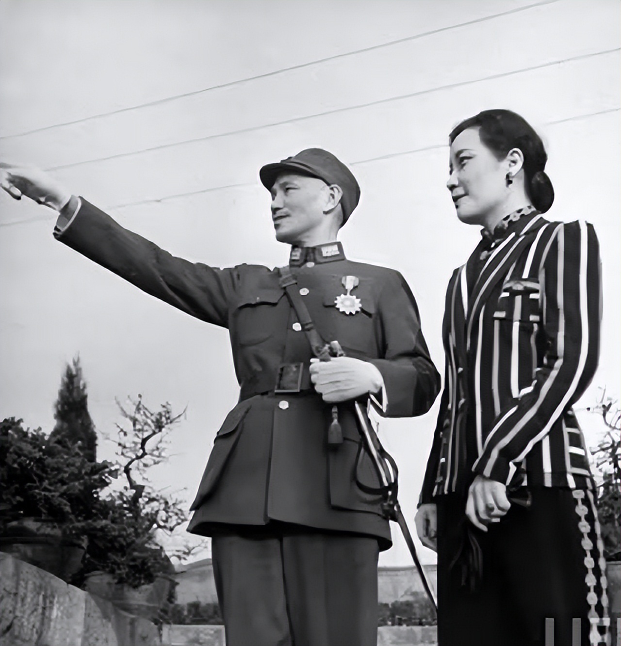 Song Meiling's three love stories: not satisfied with Zhang Xueliang, engaged to Liu Jiwen, but ...