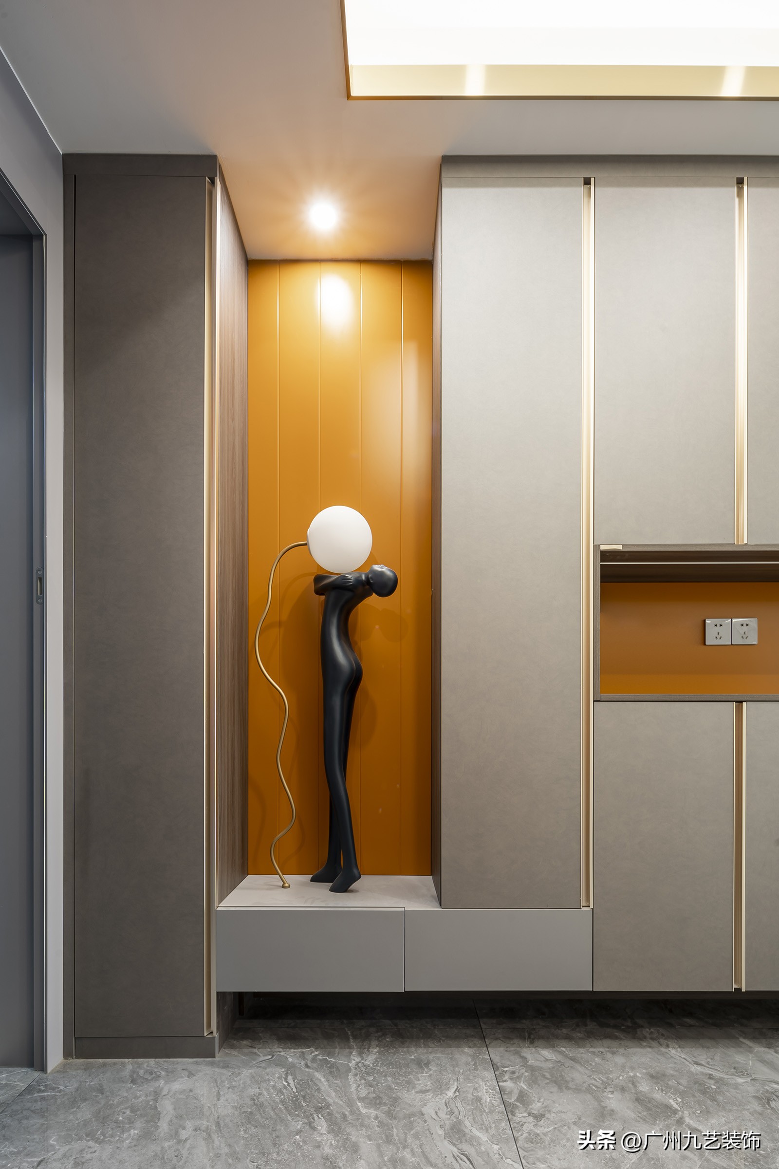 Refurbishment of 190m² hardcover room - iNEWS