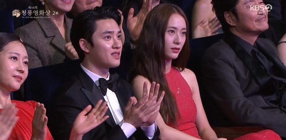 The reaction of the audience when JYP Park Jin Young performed in "Blue ...