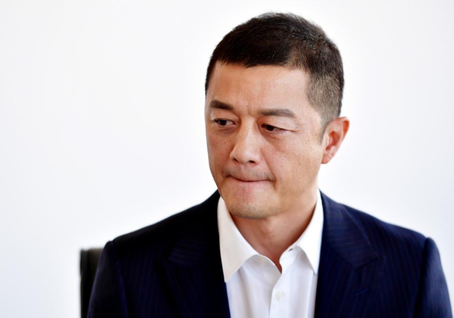 Li Yan went shopping with her stepmother when she returned to China ...