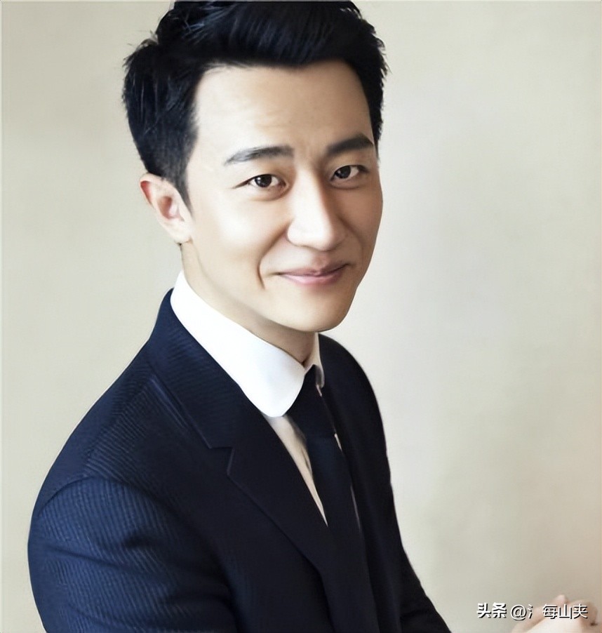 Among these male stars with single eyelids and small eyes, who do you ...