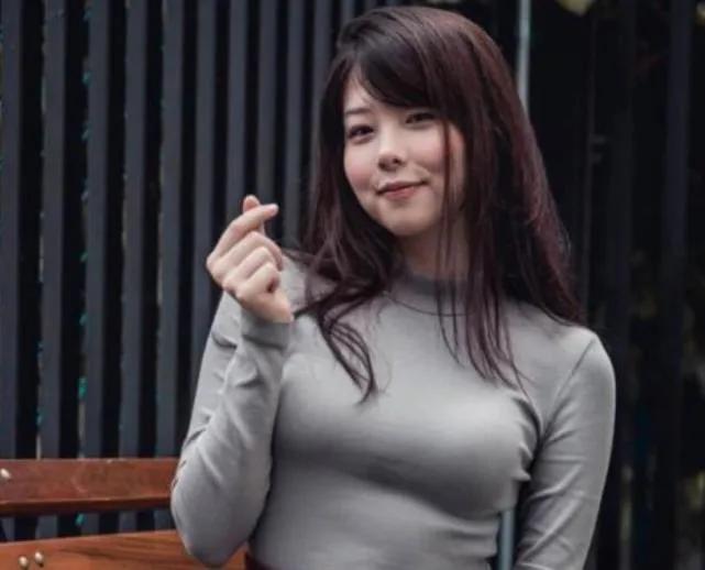 Mayumi and FLY jungler Spica officially announce their relationship - iNEWS