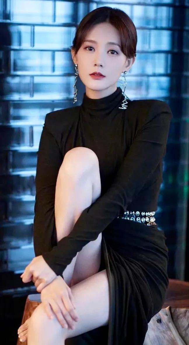 She plays a reporter in this play, smart, lively, self-willed and ...