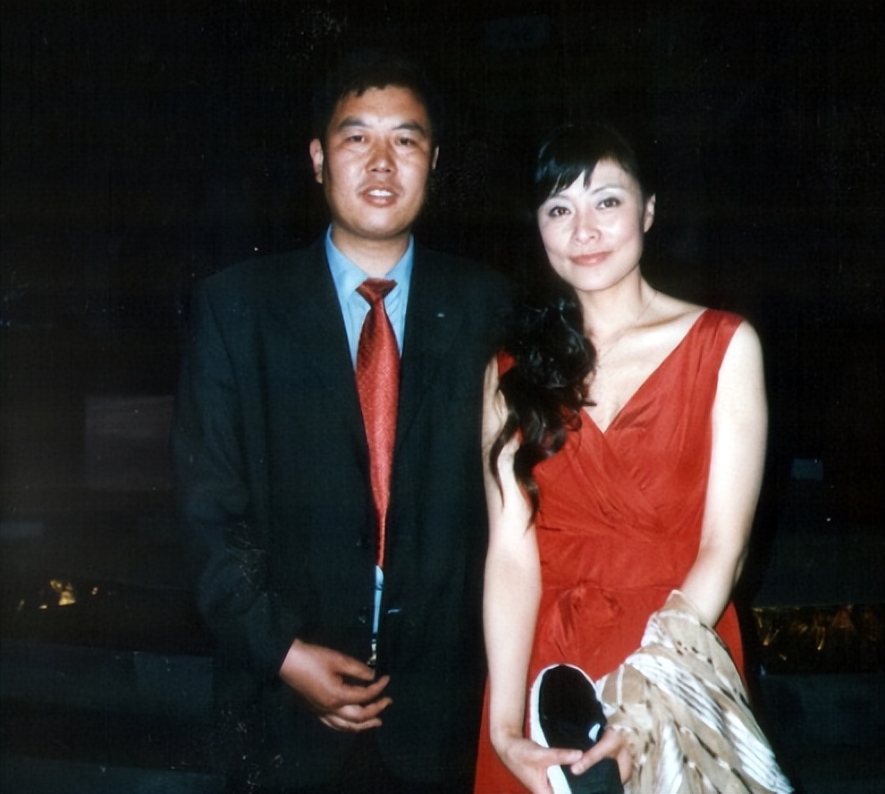 Zhang Jiayi's "ex-wife" Yue Hong: Divorced after 5 months of giving ...