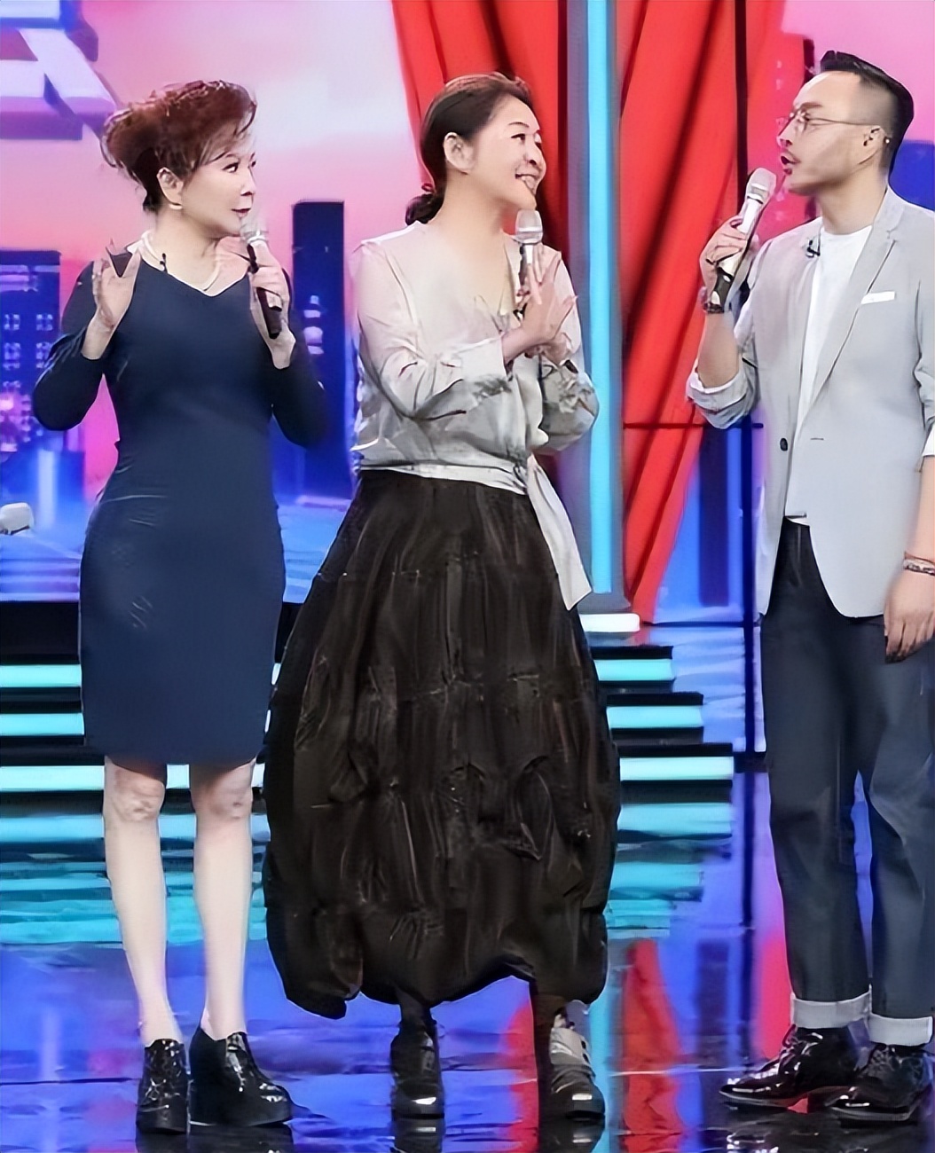 Song Xiaoying bumps into Ni Ping, who is 4 years apart, like two ...